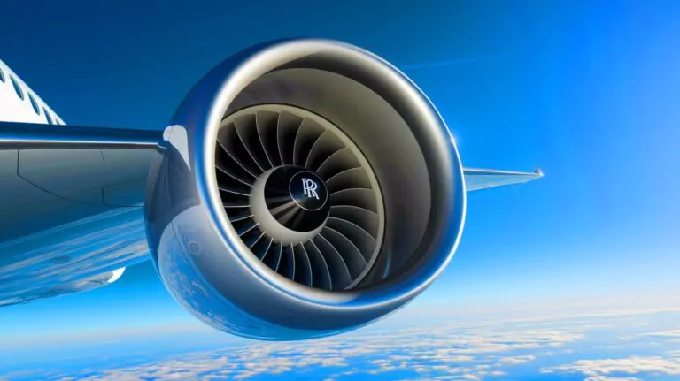 “Rolls-Royce Strikes Back Against Black Smoke”: New Jet Engine Tech ...