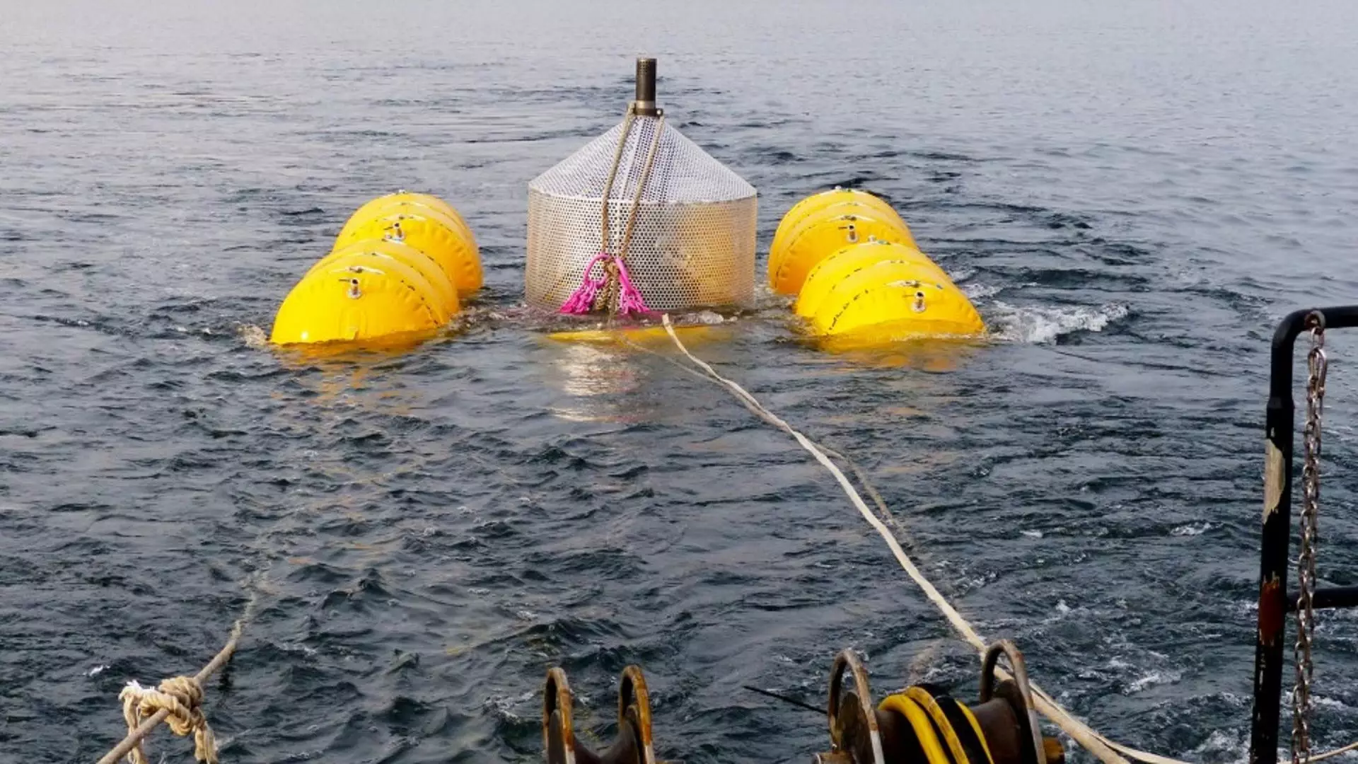 Giant Underwater Concrete Spheres Are Quietly Revolutionizing Solar ...
